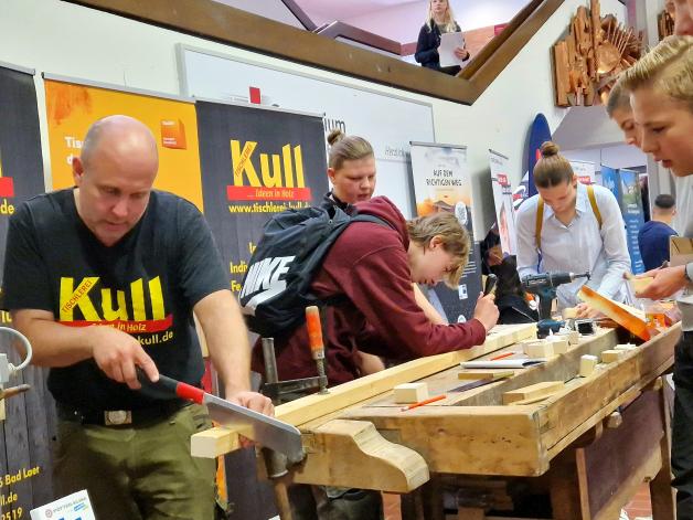 48 Aussteller, 1400 Schüler: So lief die Ausbildungsmesse Oesede