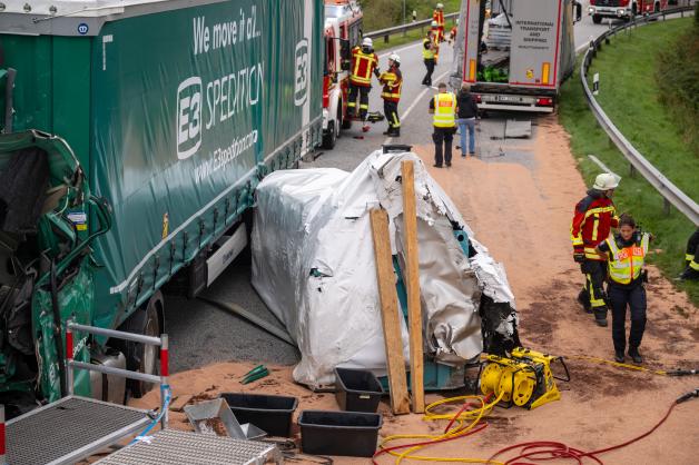 Unfall mit zwei Lkw: A7-Auffahrt Flensburg-Harrislee gesperrt