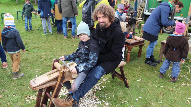 Großer Andrang von Besuchern beim 11. Landmarkt in Unewatt