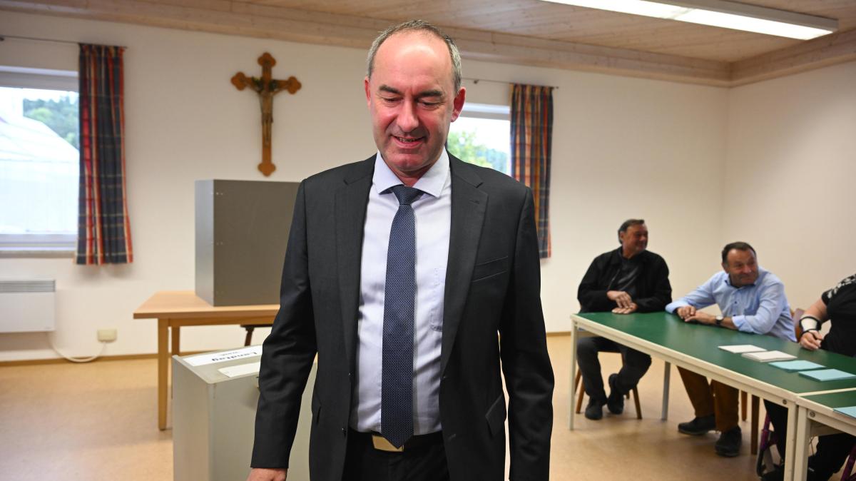 Nach Flugblatt-Affäre: Ermittlungen gegen Aiwangers Lehrer