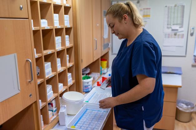 Denise Heiser arbeitet als Nachtwache im Pflegeheim in Belm