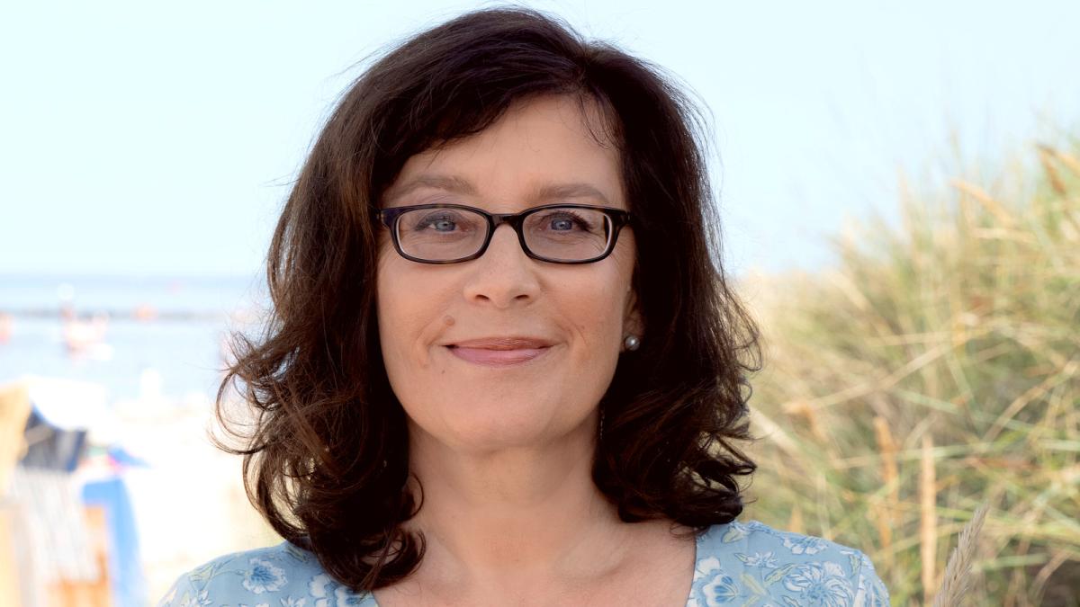 Spielt auf Sylt: Gabriella Engelmann stellt Buch in Quickborn vor