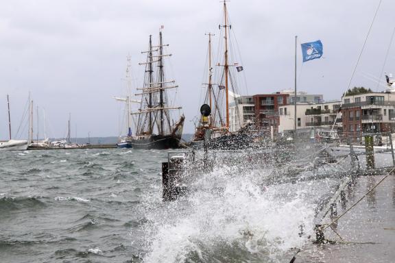 Sturmflut und Wassermassen an der Ostseeküste – der Tag in Bildern