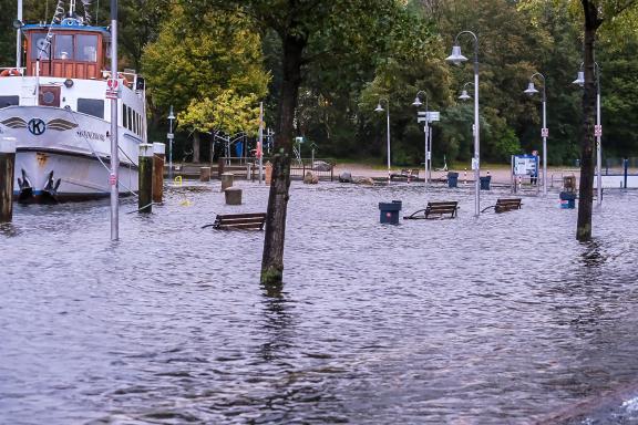 Sturmflut und Wassermassen an der Ostseeküste – der Tag in Bildern