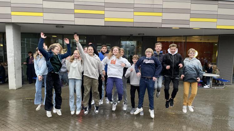 Wedeler Schüler schaffen es mit Song auf das Eine-Welt-Album