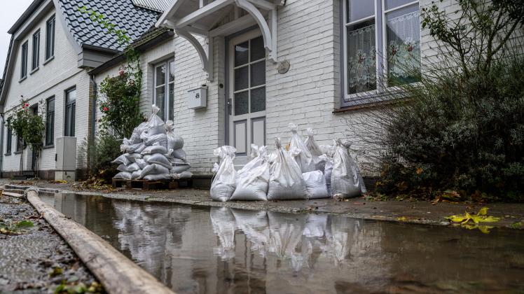 Ostsee-Sturmflut: Deich bei Arnis an der Schlei gerissen