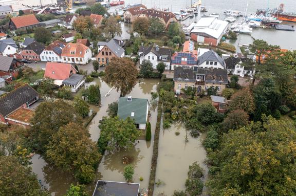 Arnis wurde von Jahrhundert-Sturmflut besonders hart getroffen