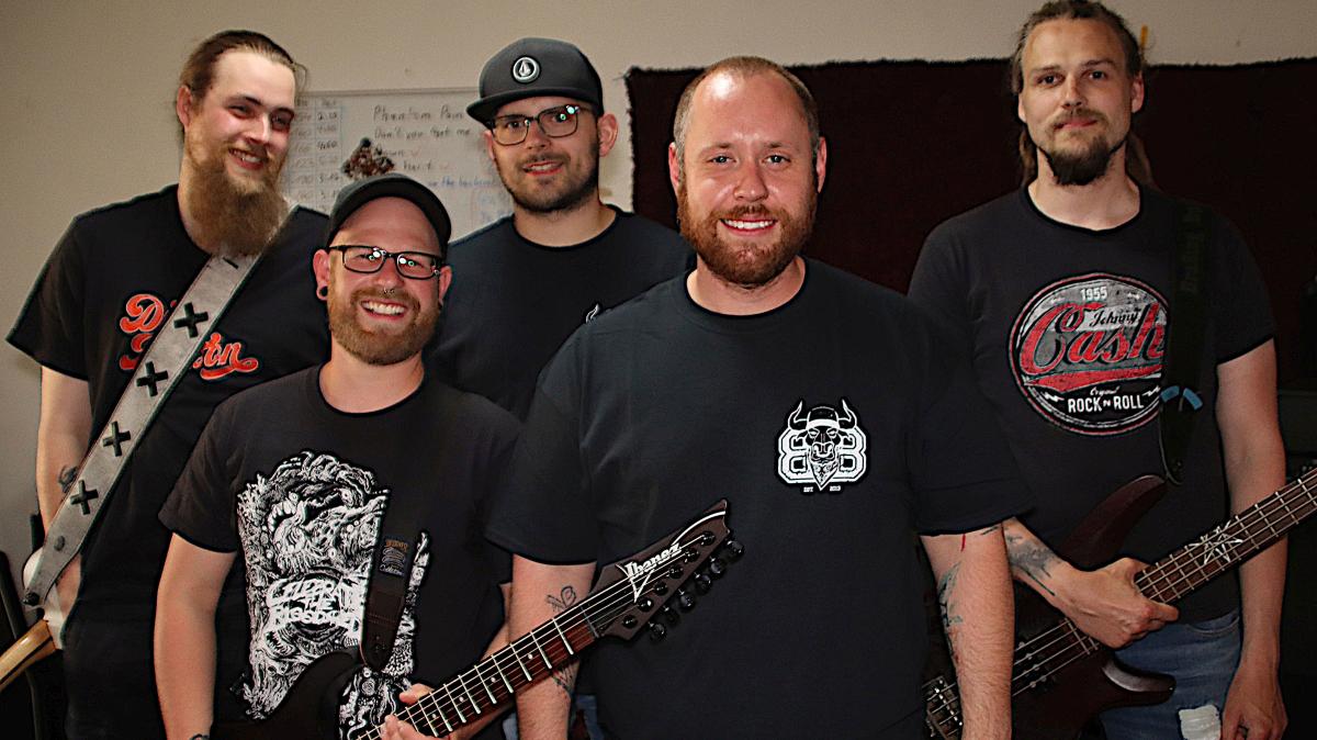 Brazing Bull aus Itzehoe will zum Metal Hammer Paradise Festival