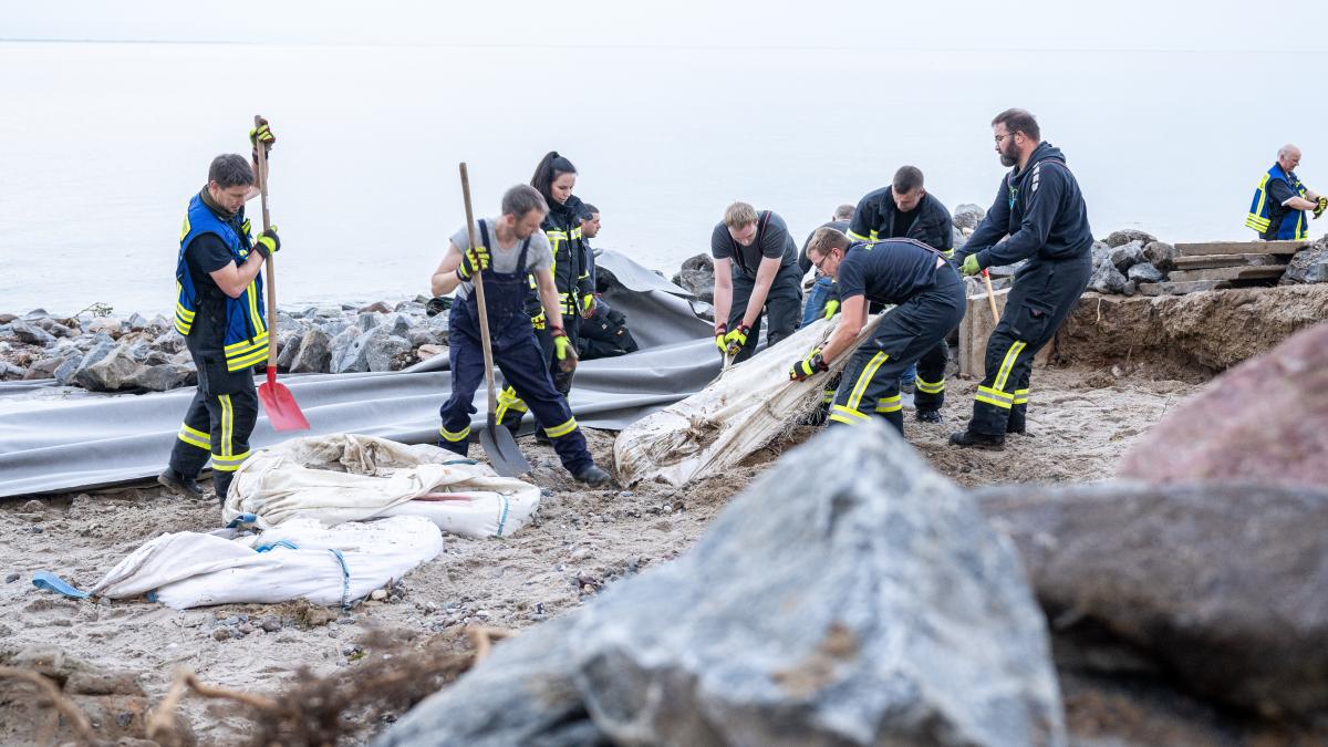 Sturmflut Maasholm: Deich sollen bis Freitag provisorisch stehen