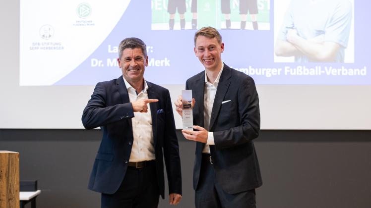 Ben Uhrig (SC Egenbüttel) ist Nachwuchs-Schiedsrichter des Jahres