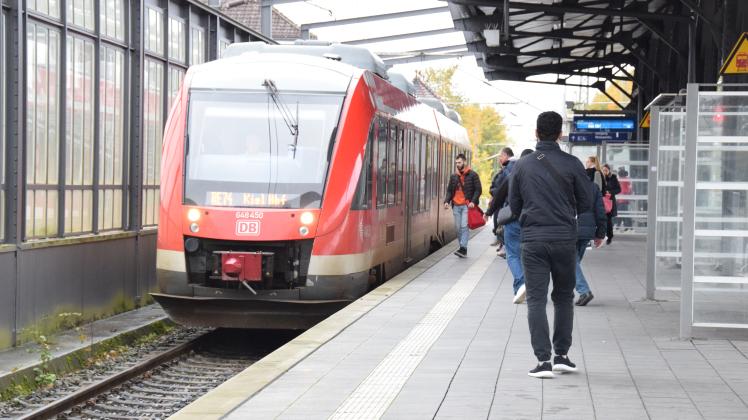 RE74 und RB75: Viele Züge zwischen Rendsburg und Kiel fallen aus