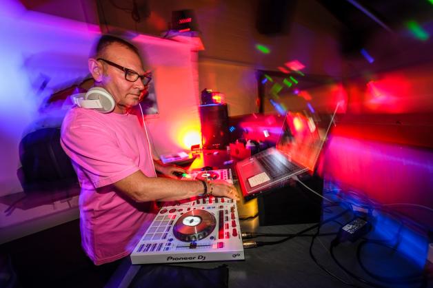 DJ Fuzzy legt zum letzten Mal bei der Ü-30-Party im „Ela-Ela“ auf