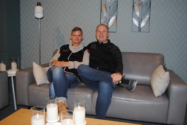 Tätowieren im Möbelhaus findet derzeit auf Föhr statt.