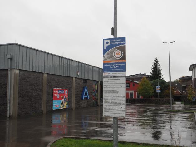 Teure Milch in Uetersen: 31 Euro Parkstrafe bei Penny