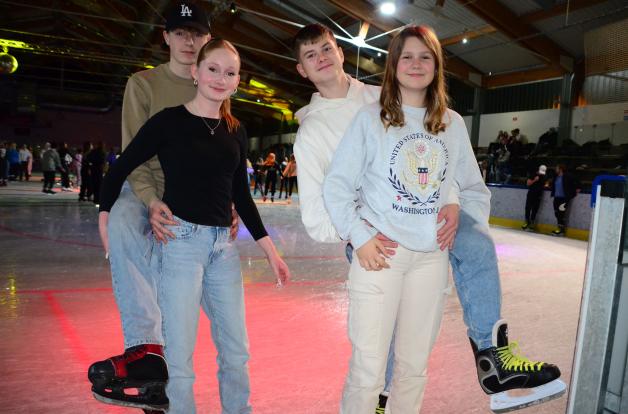Gelungener Saisonstart im Elbe Ice Stadion in Brokdorf