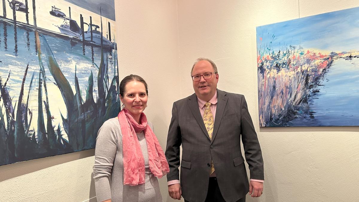 Galerie in Itzehoer Praxis: Sonja Wythe bei Rainer Sempell | SHZ