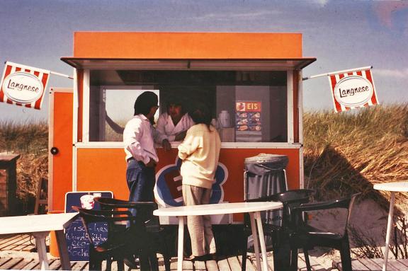 Die Geschichte der Sansibar auf Sylt in Bildern – Karl Lagerfeld und ...