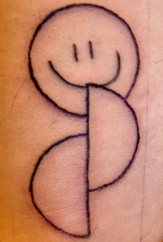 Mit Video:Tätowiererin Laurie sticht auf Sylt Organspende-Tattoos