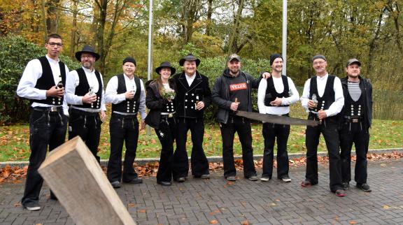 Bildergalerie: Hochzeit in Zimmermannskluft | SHZ