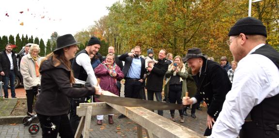 Bildergalerie: Hochzeit in Zimmermannskluft | SHZ