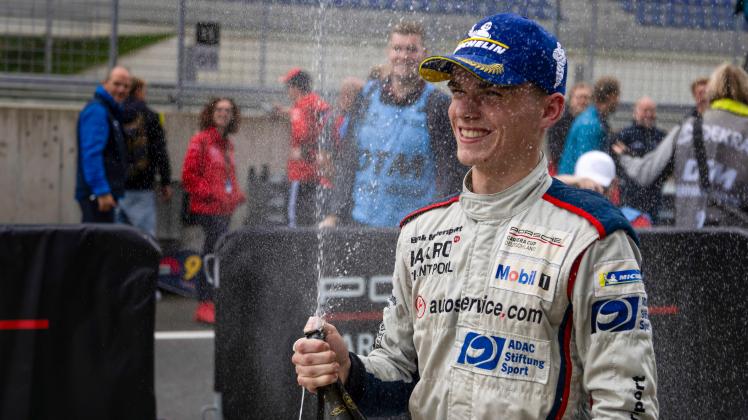 Theo Oeverhaus wird Rookie-Champion beim Porsche Carrera Cup