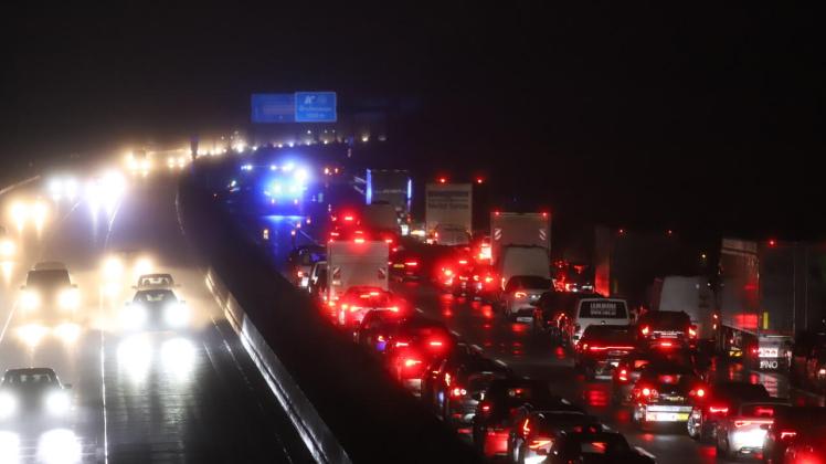 A7 zwischen Bad Bramstedt und Großenaspe voll gesperrt