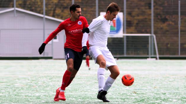 Fußball-Bezirksliga: VfL Pinneberg wacht zu spät auf