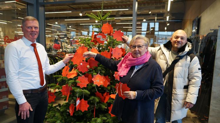 Wunschbäume in Neumünster: Hilfe für arme Kinder