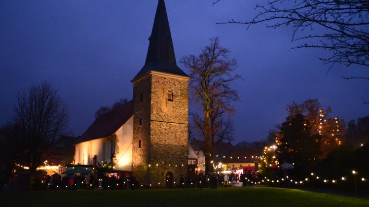 Weihnachtsmarkt in Belm: Belmer Tie erstrahlt im Lichterglanz