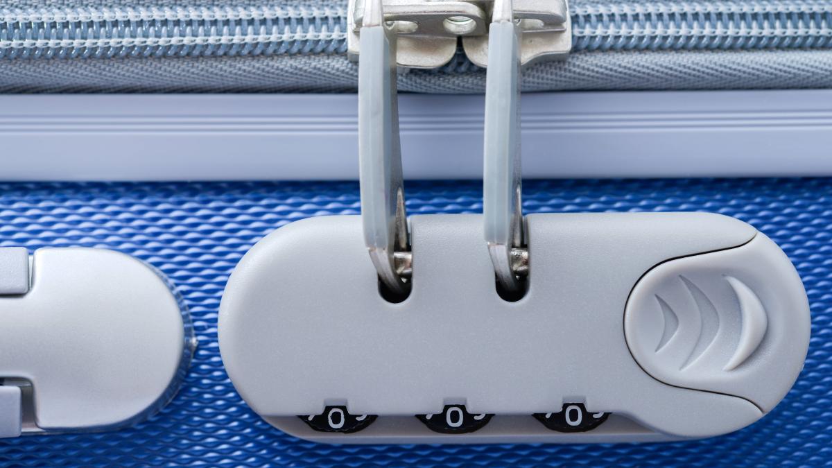 Kombi fürs Zahlenschloss vergessen: Der Koffer bleibt zu