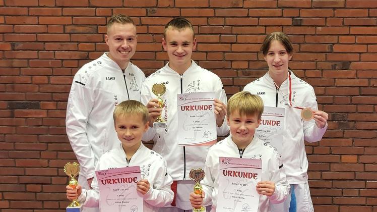 Karate: Stecker-Brüder gewinnen beim Saino Cup dreimal Gold