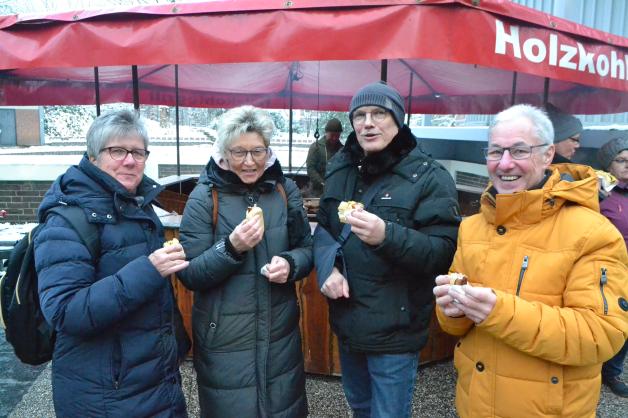 Malente: Das sagen die Besucher zum Weihnachtsmarkt im Kurpark