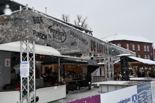 Neue Punsch- und Wurstbude auf dem Weihnachtsmarkt in Rendsburg
