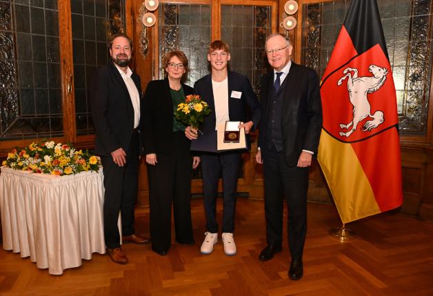 Niedersächsische Sportmedaille für Wakeboarder Jan-Luca Schulz