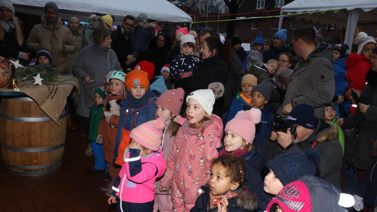 Nikolaus und Nachhaltigkeit: So war der Rellinger Weihnachtsmarkt