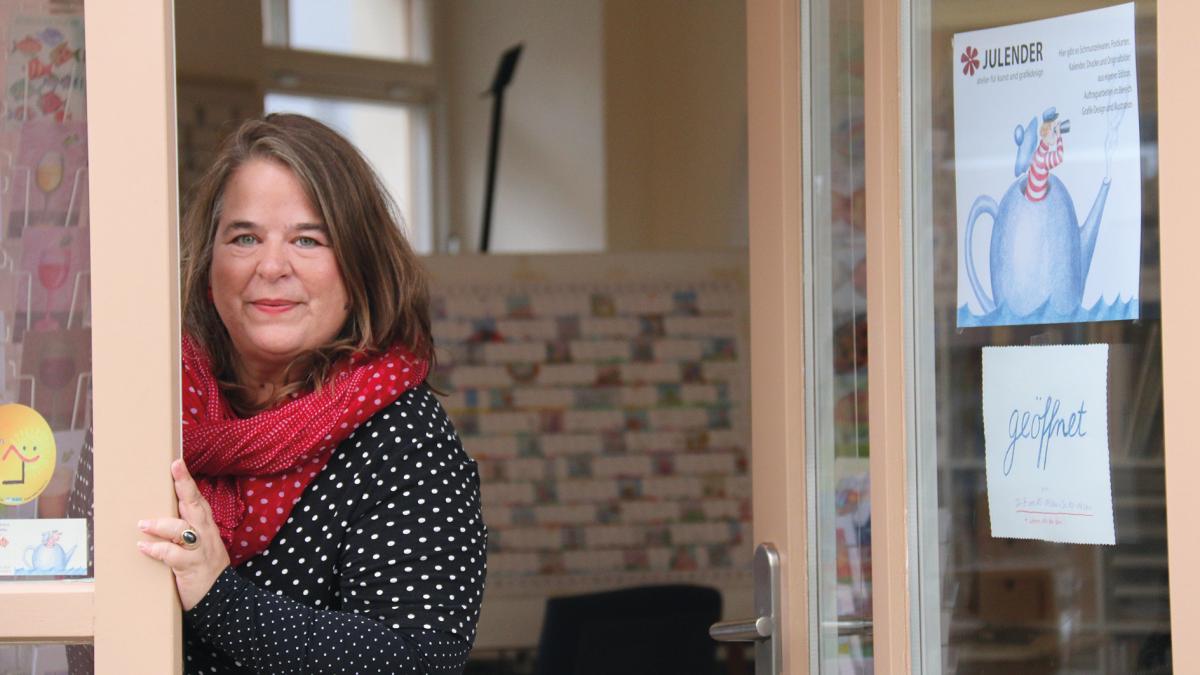 Lübeck: Julia Jankowsky zeichnet Kalender mit „Schalk im Nacken“