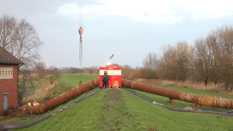 Wie das THW die Kremper Marsch vor einer Überflutung bewahrt