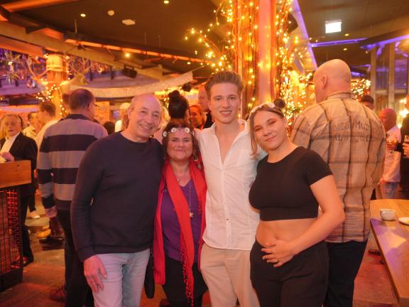 Die schönsten Partybilder der Silvesterfeier 2023 im Osnabrücker Alando