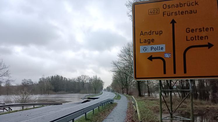 Unterspülte B402 in Haselünne: Straße ist weiter voll gesperrt