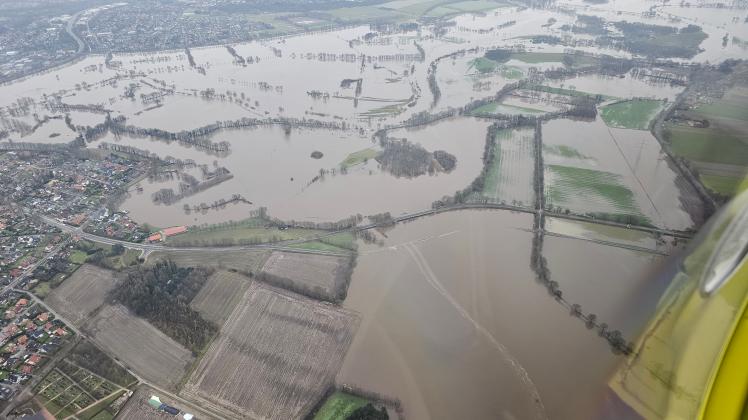 Hochwasser in Niedersachsen: Weiter hohe Pegel, teils Entspannung | SHZ Hochwasser in Niedersachsen: Weiter hohe Pegel, teils Entspannung | SHZ