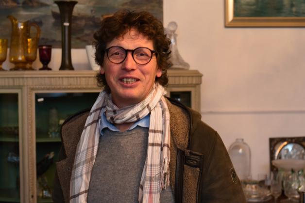 Jens Vehrs ist Antiquitätenhändler aus Hohenlockstedt