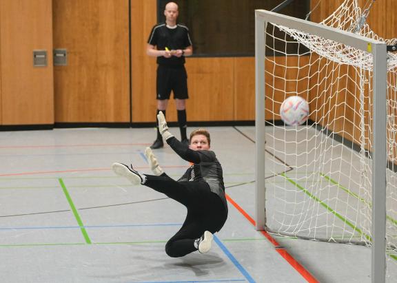 Meller Stadtmeisterschaft 2024 im Hallenfußball: Die Finalspiele in Bildern