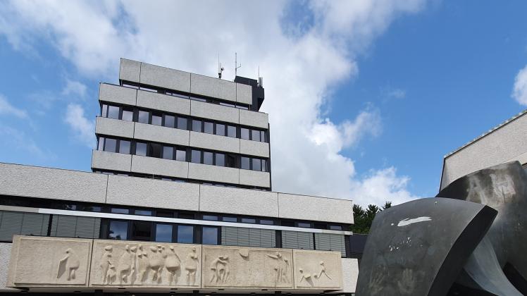 Neue Solar-Anlage auf dem Rathaus in Ahrensburg endlich am Netz