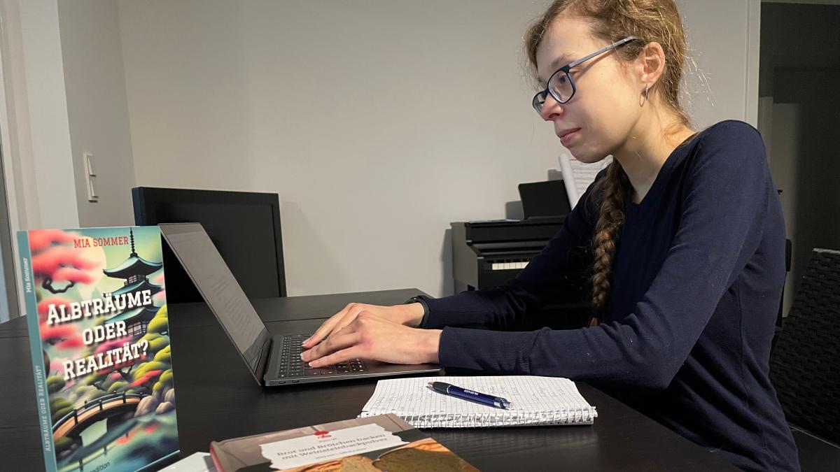 Junge Mellerin träumt von Karriere als große Schriftstellerin