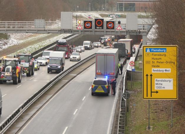 Rendsburger Tunnel Stau