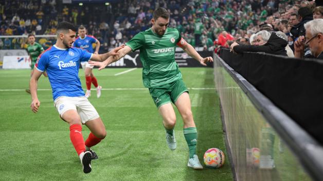 Fußball: So erlebt der PSV Neumünster die erste Masters-Teilnahme
