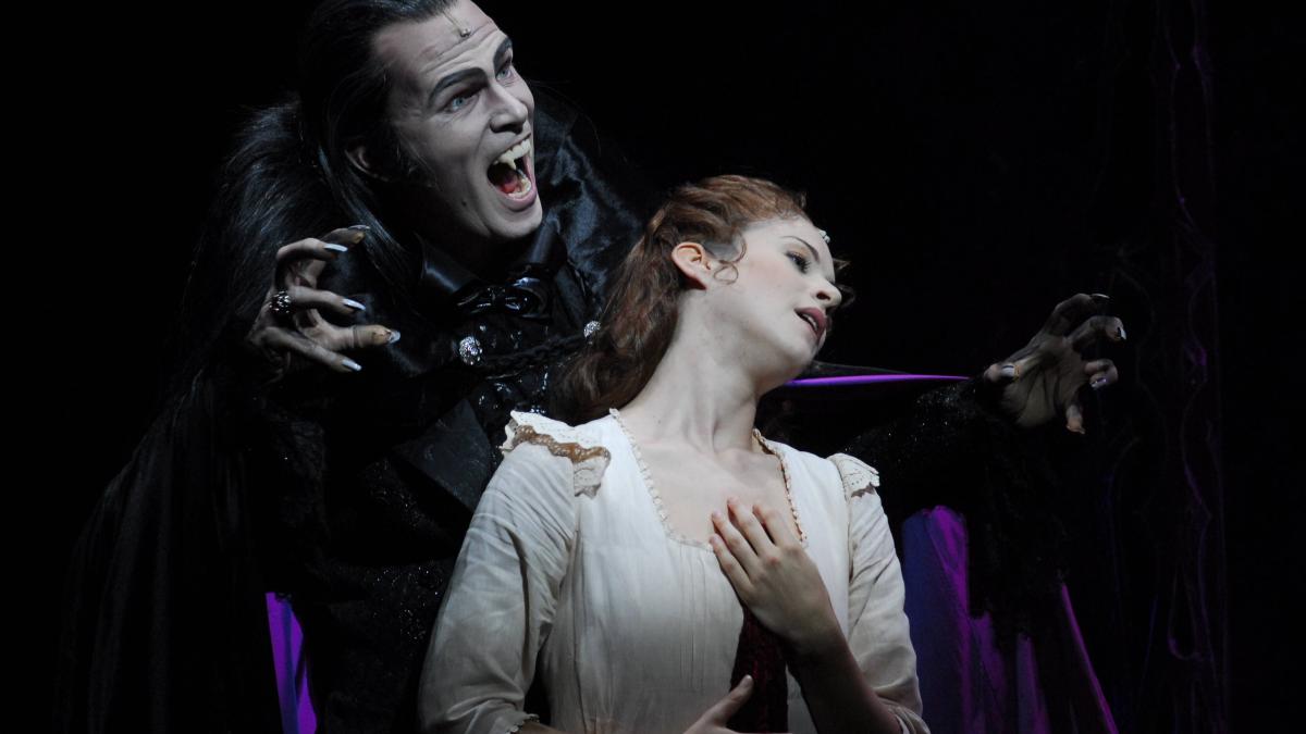 Tanz der Vampire in Hamburg: Thomas Borchert ist Graf von Krolock