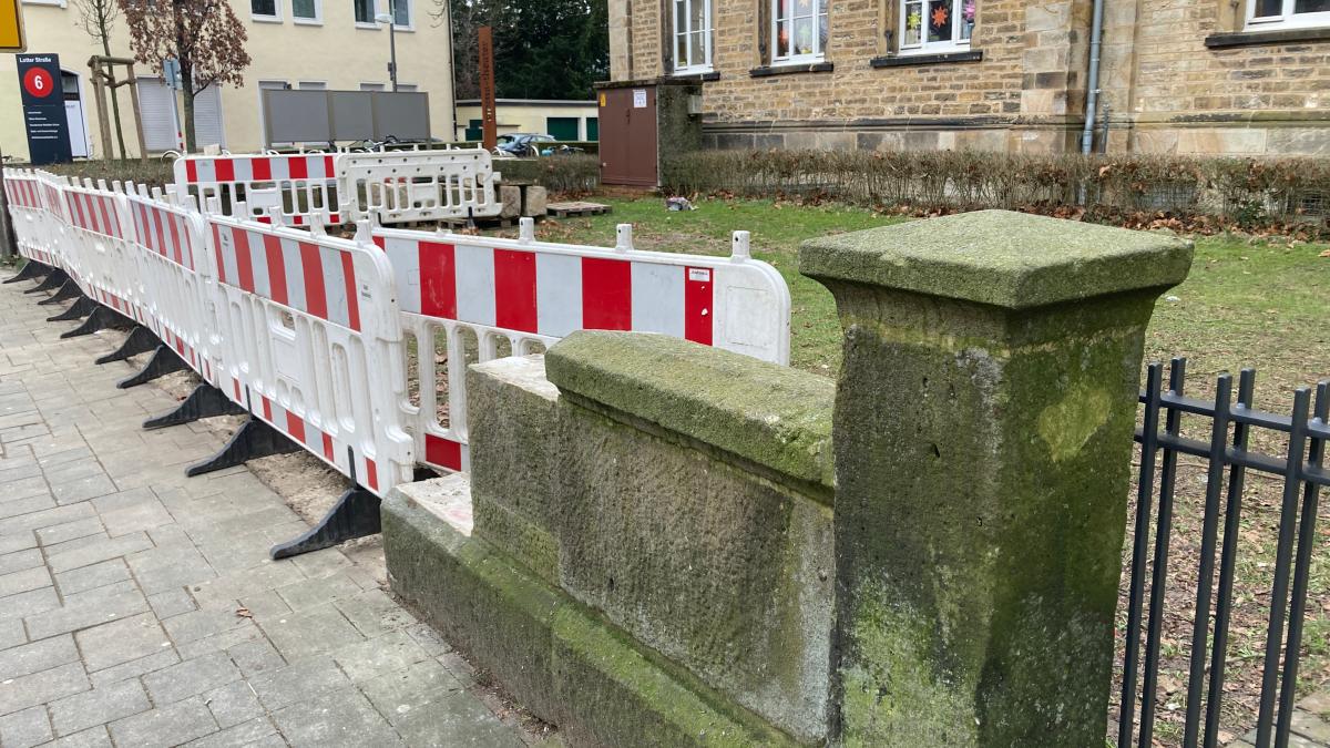 Warum die Mauer vor dem Emma-Theater in Osnabrück eine Lücke hat