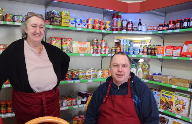 Peter Last aus Kiel eröffnet in Hohenfelde Dorfladen mit Bäcker