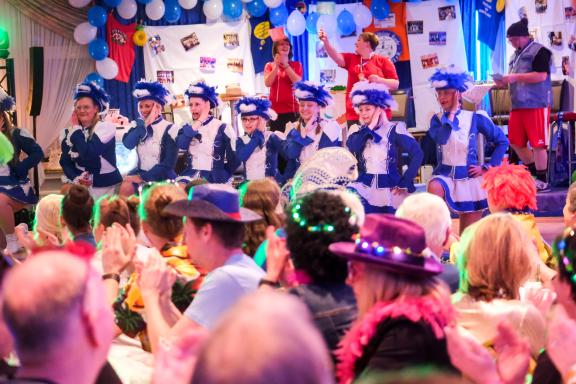 In Bildern: Karnevalsparty 2024 der Blau-Weißen Garde in Wallenhorst-Rulle
